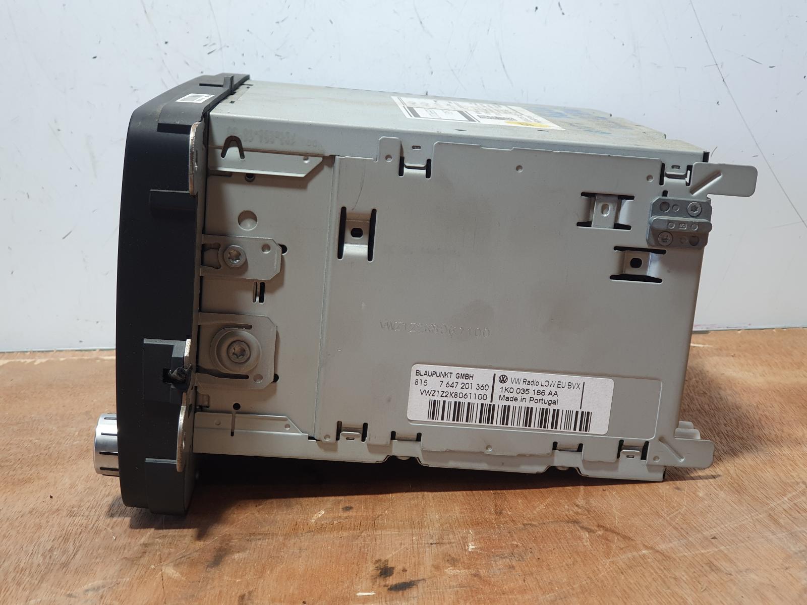 VW JETTA STEREO/HEAD UNIT SINGLE DISC CD PLAYER (RCD310), 1KM ...